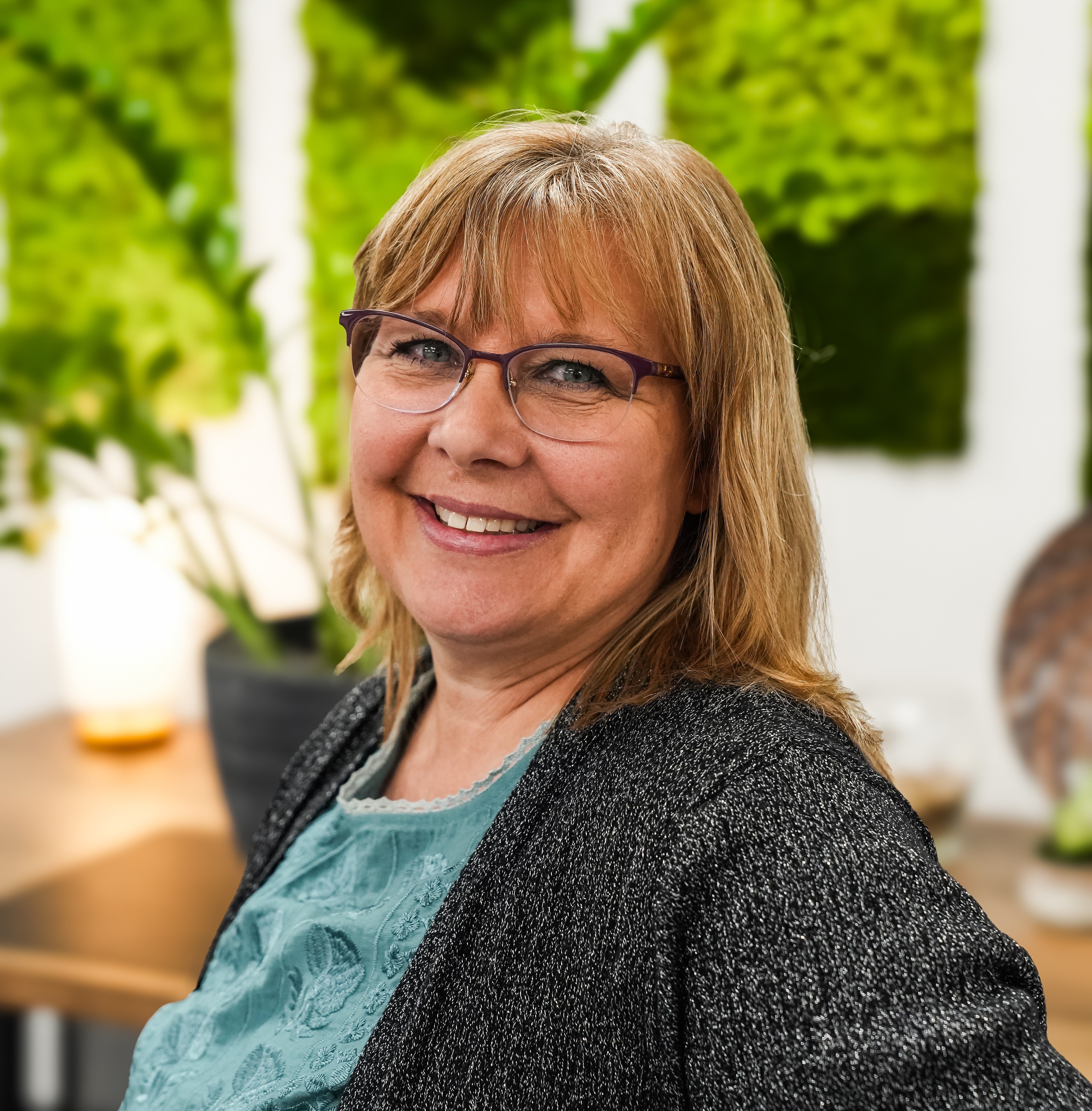 About Us - Robin Paulus